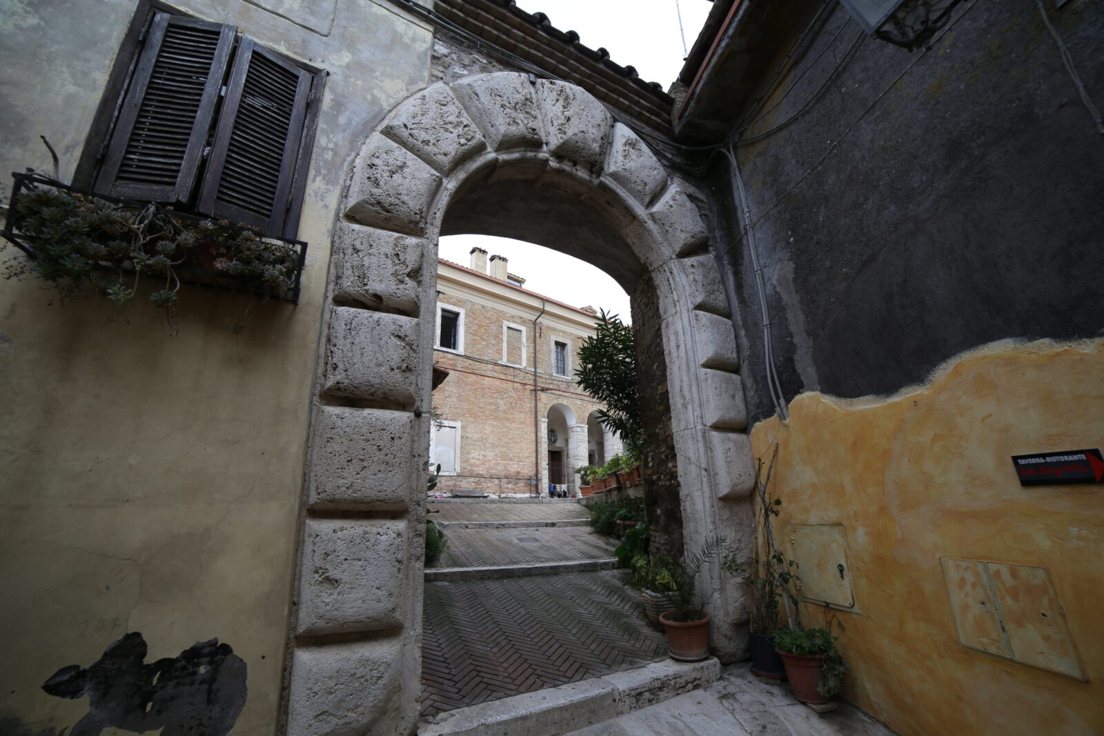 Mentana, la piazza diventa pedonale dall'11 luglio al 30 settembre ...