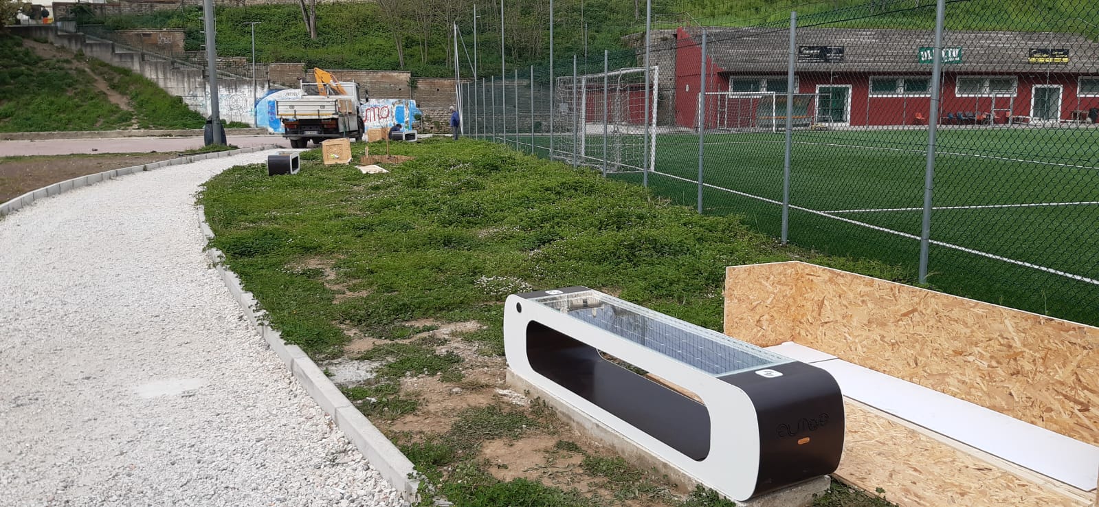Castelnuovo di Porto - Panchine intelligenti con wi-fi e ricarica usb ...