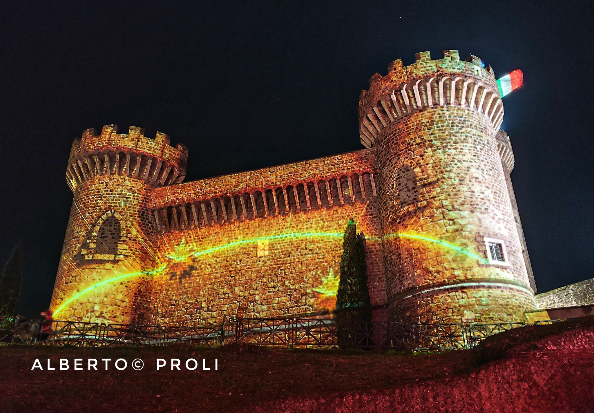 TIVOLI - Natale più bello, 26 mila euro per illuminare la Rocca Pia ...